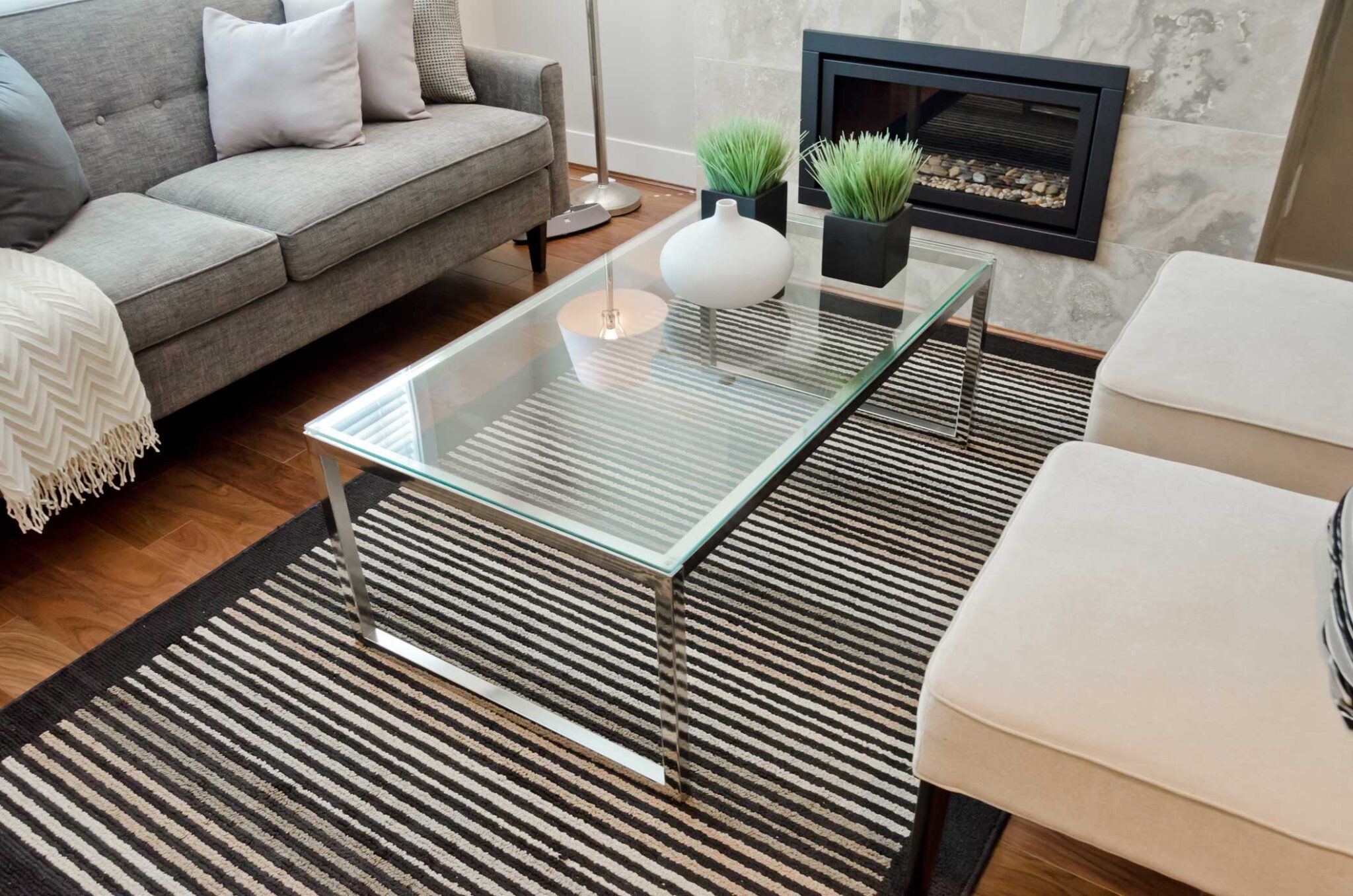 Minneapolis MN Custom Glass Table Tops Installation Service